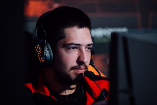 w33 присоединился к PENTA Sports