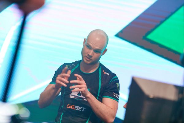 Limmp о новом патче: «Надеюсь, что Techies удалят из игры»