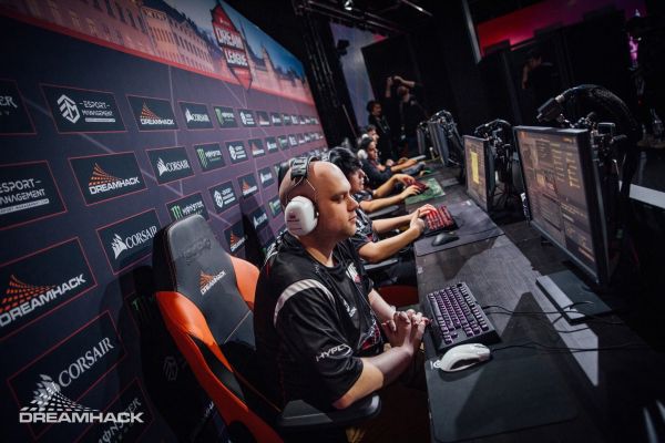 «Главное — не умирать». Mason рассказал, как надо играть на керри в Dota 2