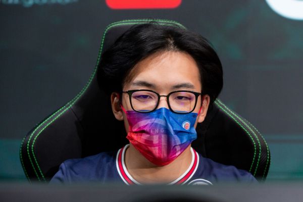 Faith_bian сыграл в Dota 2 впервые после завершения карьеры