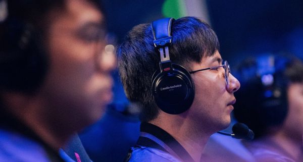 Fy объяснил свое отсутствие на буткемпе Azure Ray — его отец попал в ...