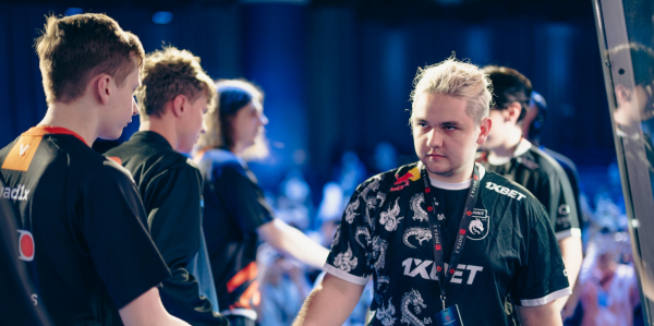 Lil me alone: «Yatoro на пять голов выше, чем любой другой керри на TI12»