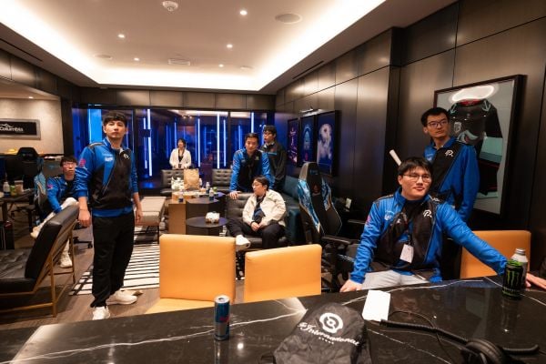 «Somnus просто бог» — участники TI12 высказались об Azure Ray