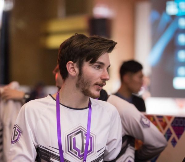 Castaway объявил о поиске команды