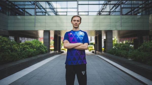 OG подписала Nine