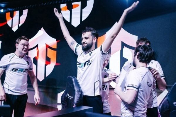 Fishman: «Спасибо Габену, что понерфил Morphling и Beastmaster. Худшие ...